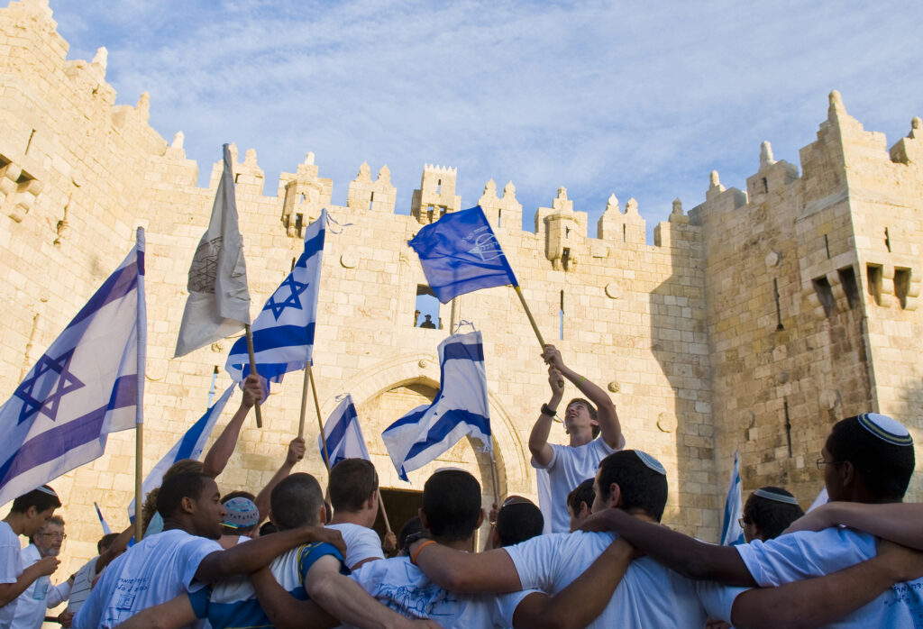 Israel’s 75th Anniversary Celebrations Undeterred by Terrorism - CBN Israel