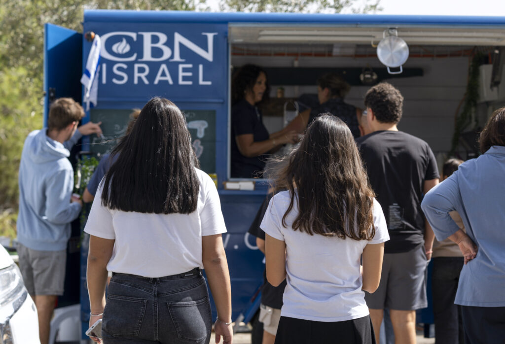 CBN Israel Provides Food and a Sense of Home for the Displaced - CBN Israel