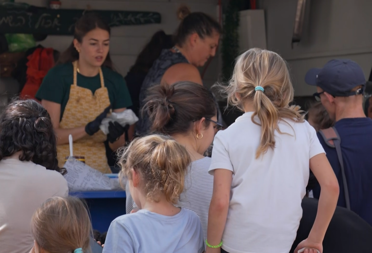 Providing Food and Activities for Displaced Families - CBN Israel